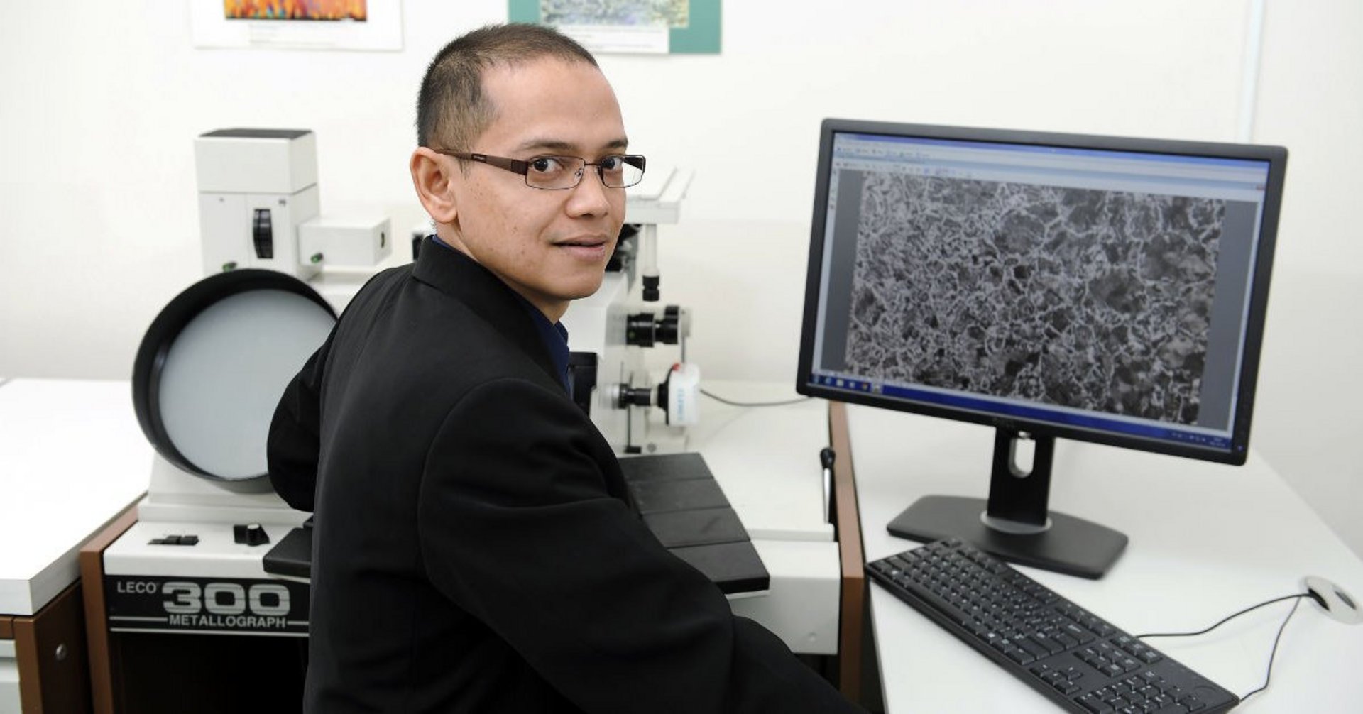 Hendra Hermawan honoré pour son travail de révision scientifique ...