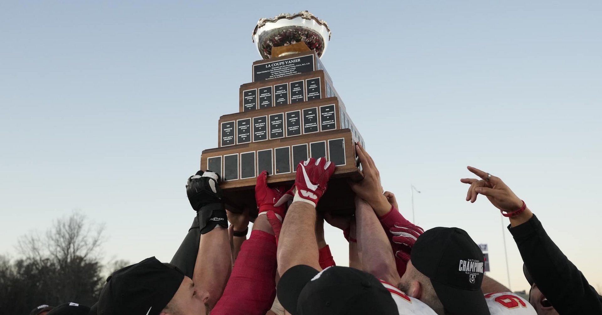 La Coupe Vanier est de retour à Québec! - Faculté des sciences et de ...