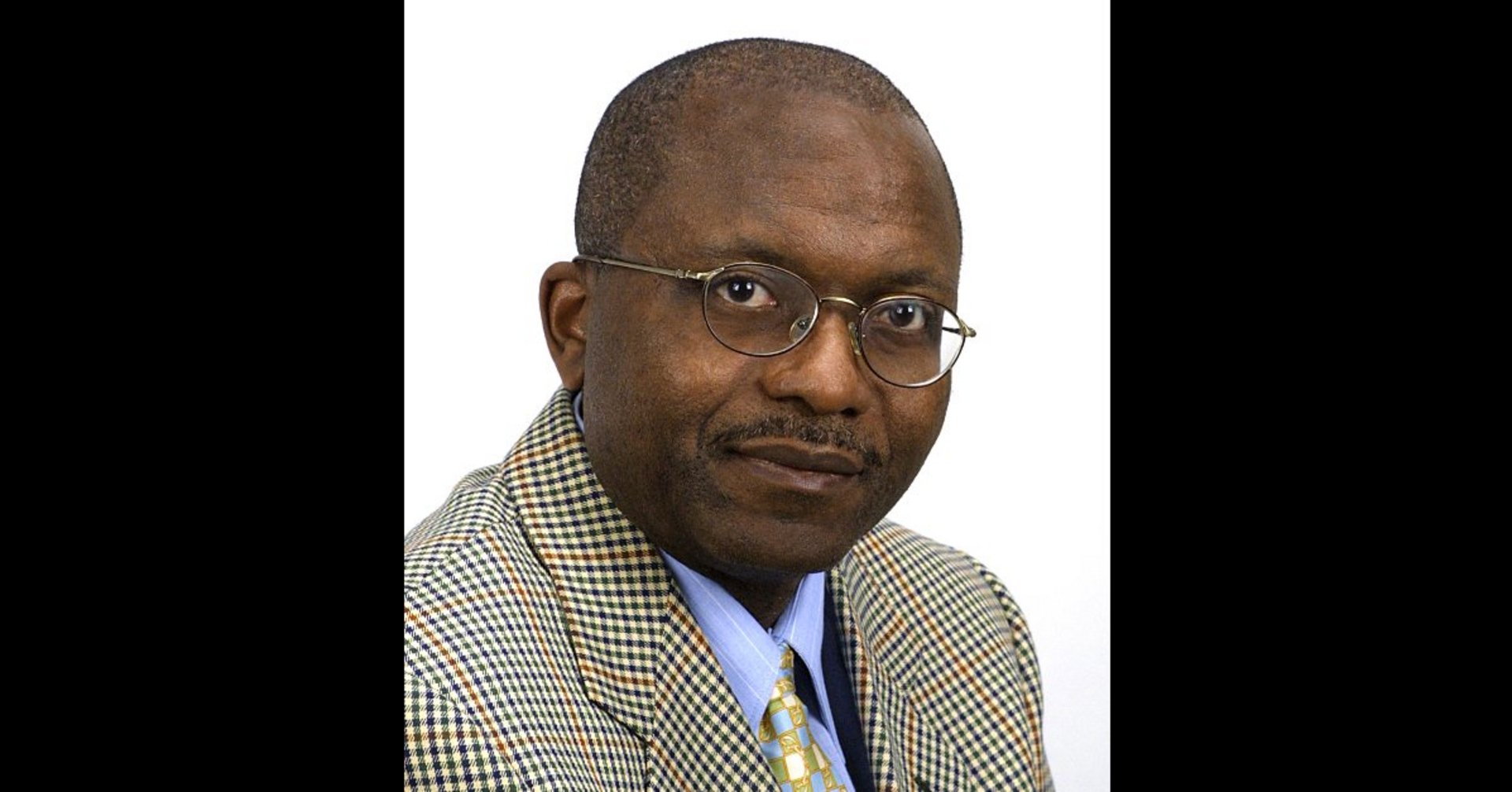 Une distinction prestigieuse pour le professeur associé Innocent Kamwa ...